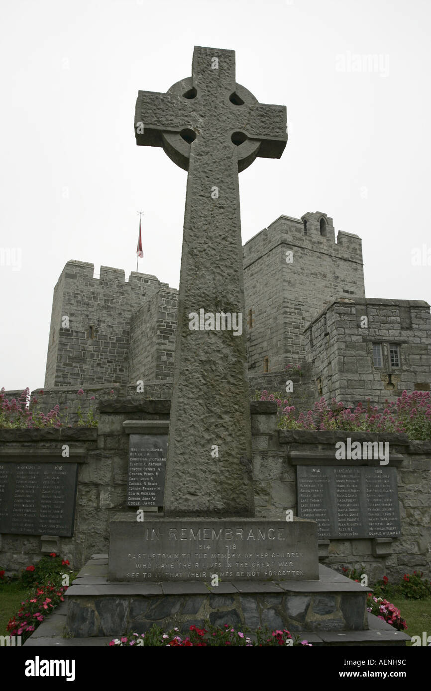 War memorial celtic cross castle rushen castletown IOM Stock Photo - Alamy