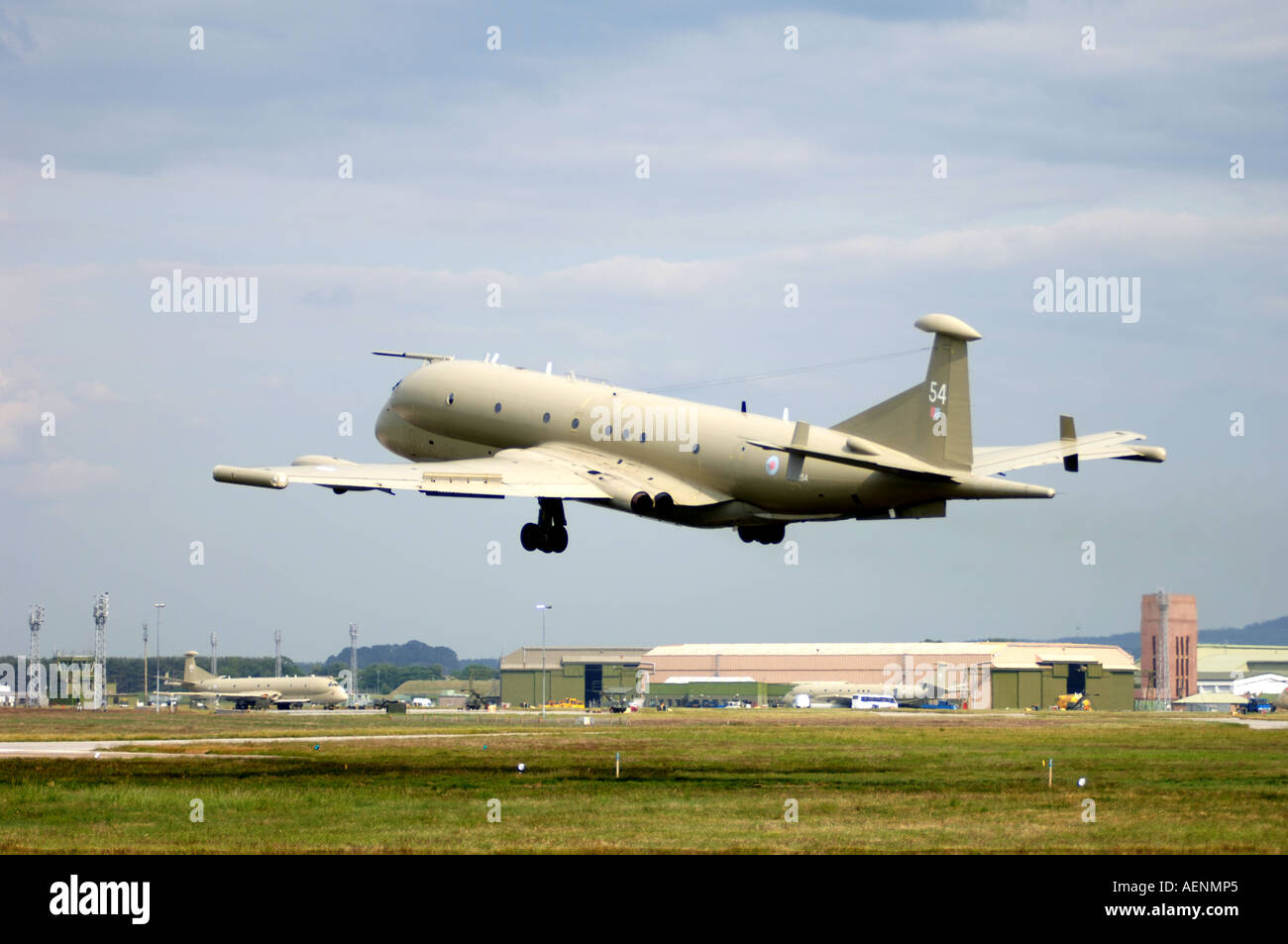Raf nimrod mr2 reconnaissance aircraft hi-res stock photography and ...