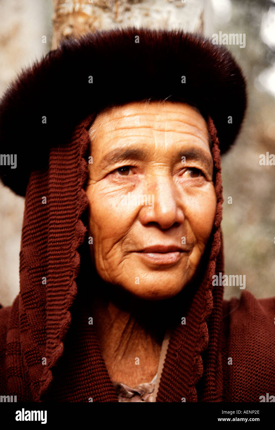 Uyghurs woman hi-res stock photography and images - Alamy