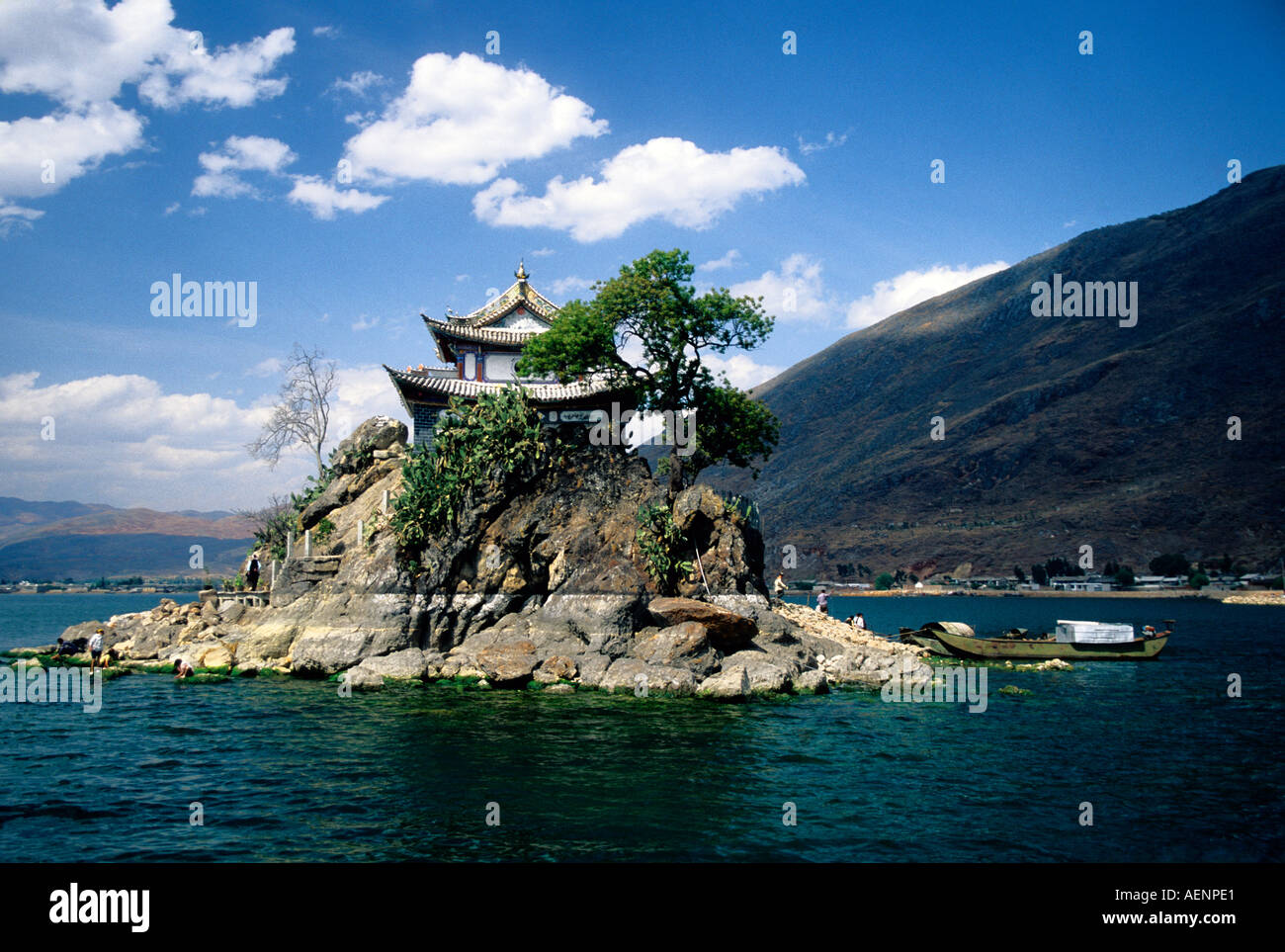 Lake Er Hai Yunnan China Lesser Putuo Dao Temple on Putuo Island near ...
