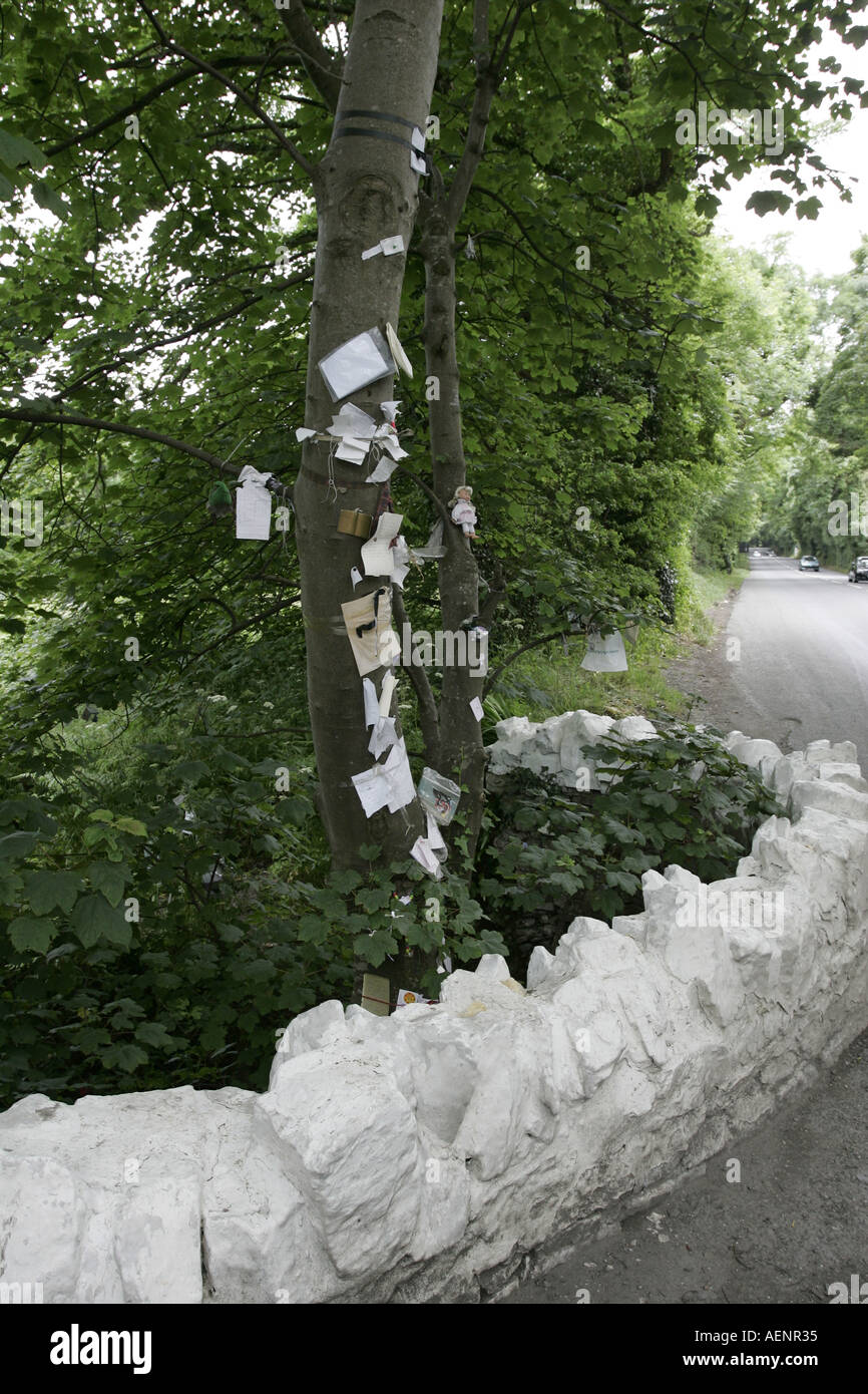 goodwill notes on the Fairy Bridge on the Douglas to Castletown road ...