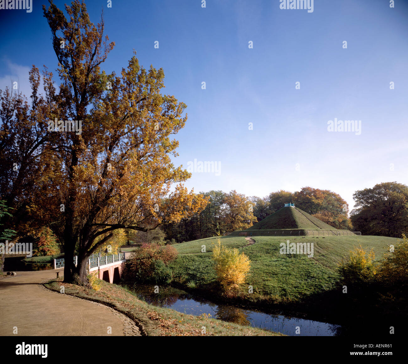 Cottbus, Schloßpark Branitz, Landpyramide Stock Photo - Alamy