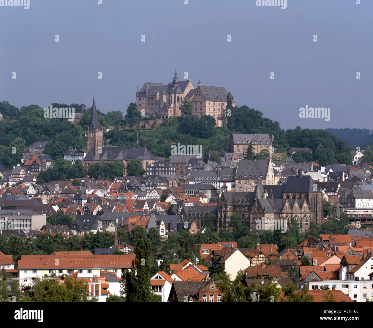 Marburg, Stadtansicht, Blick auf die Altstadt mit Pfarrkirche und ...