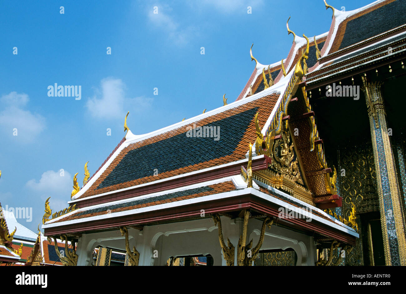 Religious pavilions and roofs hi-res stock photography and images - Alamy