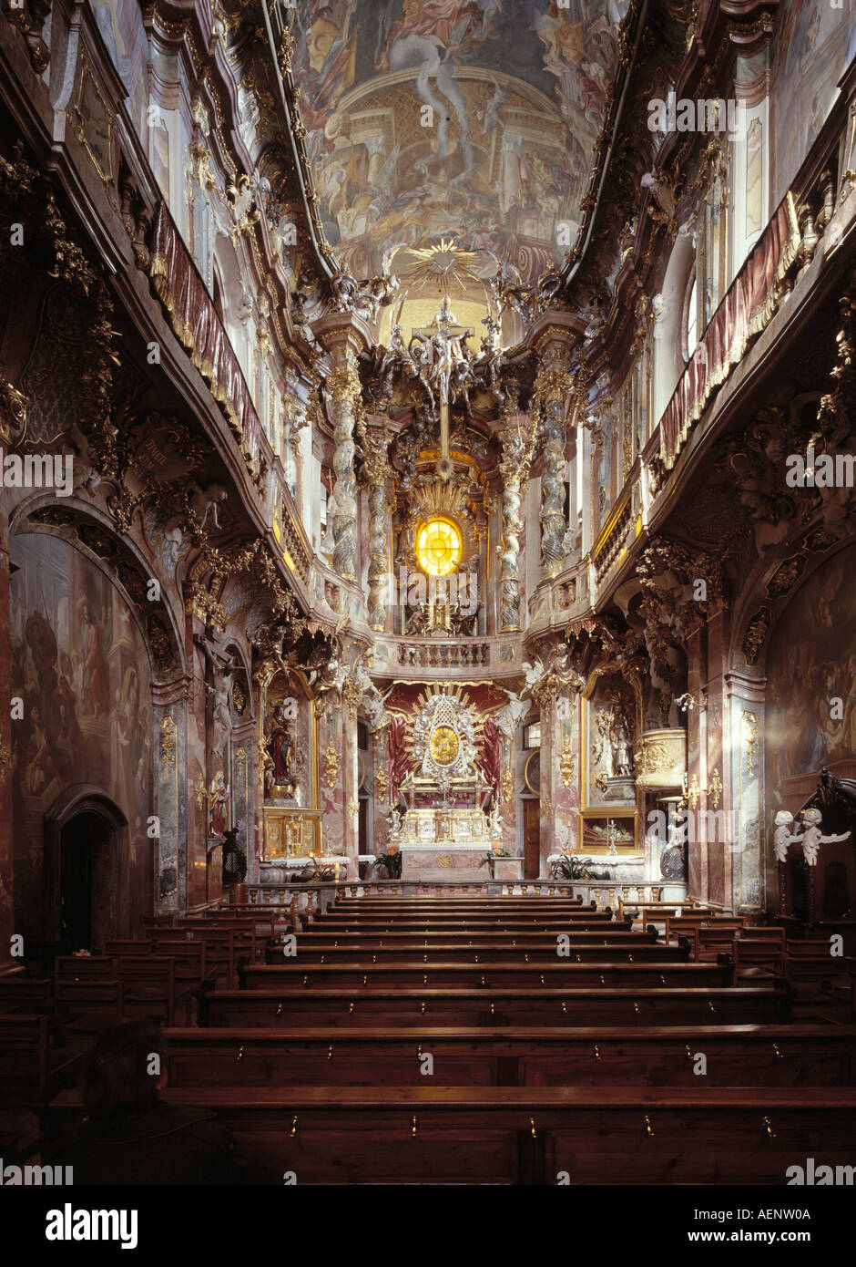München, Asamkirche, Blick nach Osten Stock Photo - Alamy