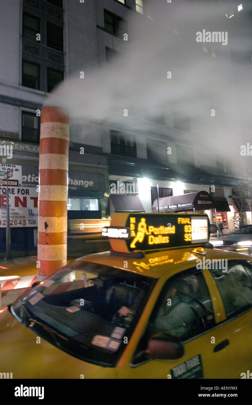 Steam escaping from the subway system in Manhattan New York Stock Photo ...