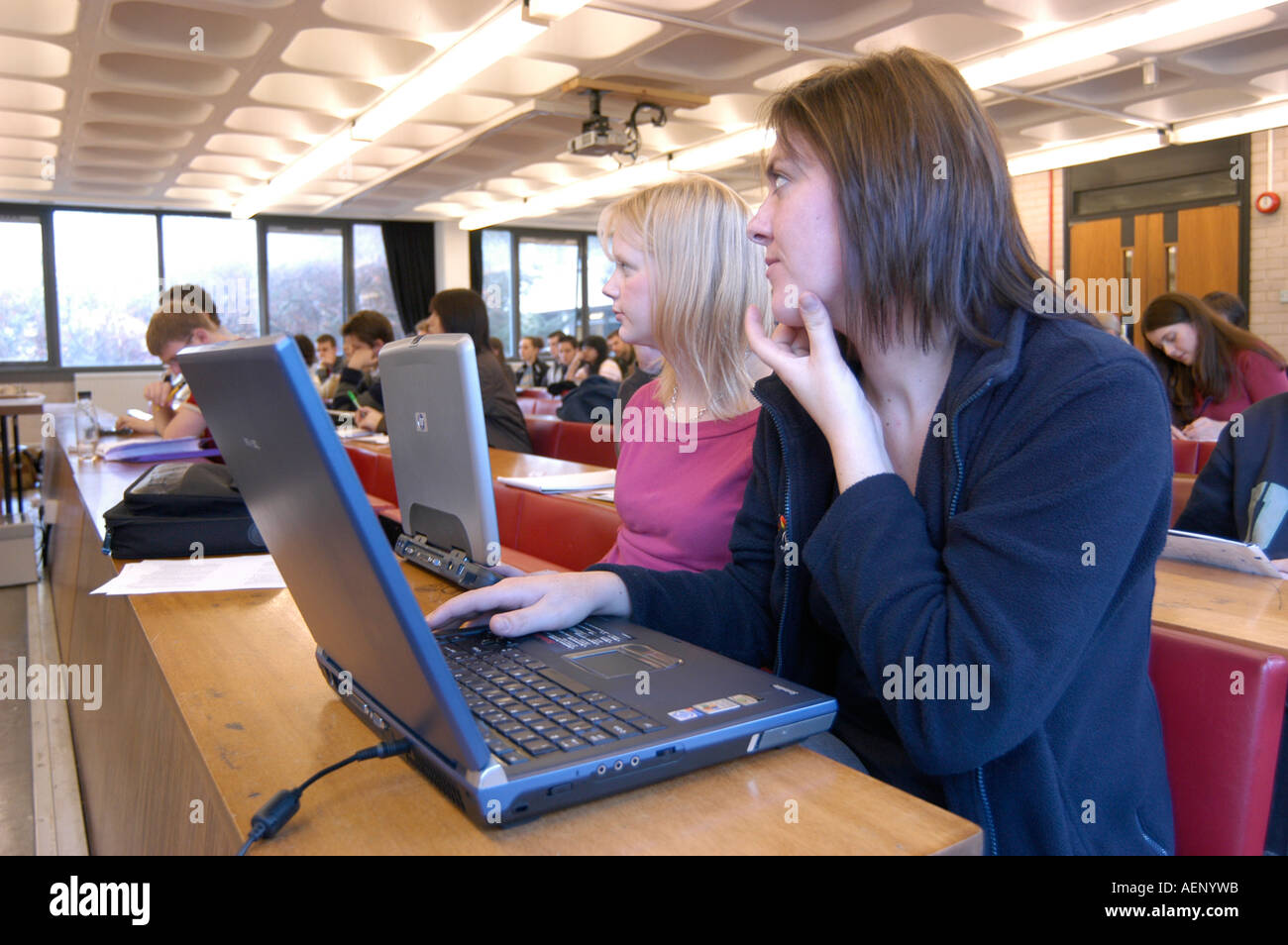 University lecture hi-res stock photography and images - Alamy