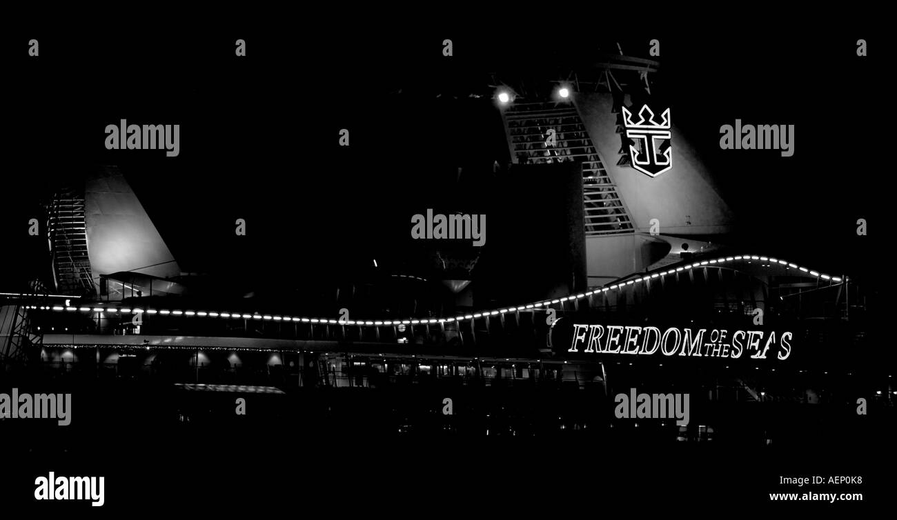 Black and White, Freedom of the Seas, Super-liner, Southampton ...