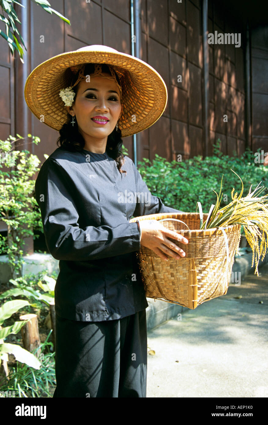 Nakorn pathom hi-res stock photography and images - Alamy