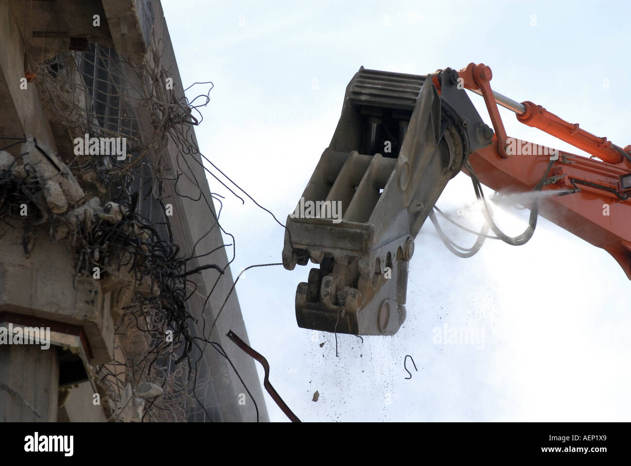 Demolition old london bridge hi-res stock photography and images - Alamy