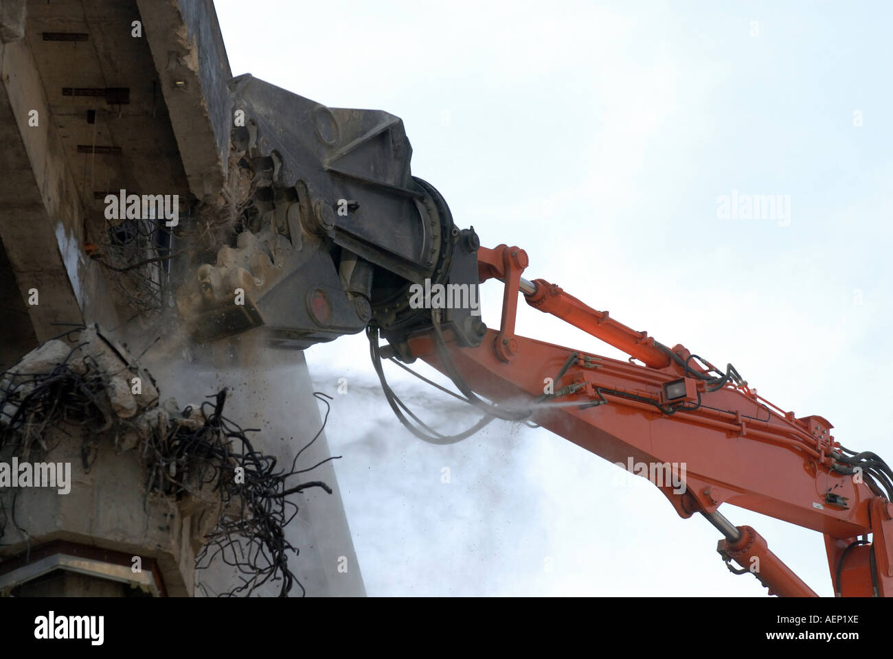 Demolition old london bridge hi-res stock photography and images - Alamy