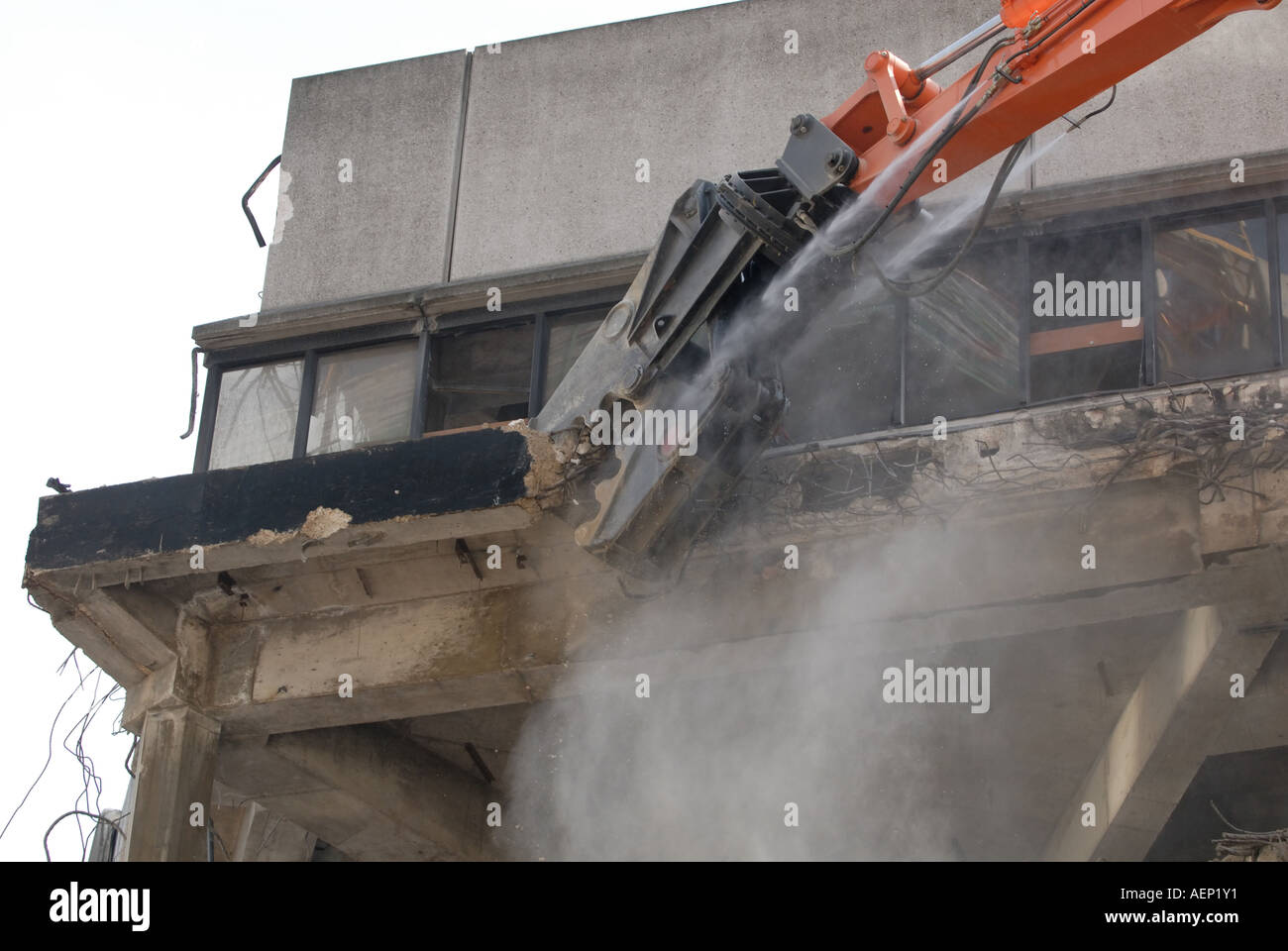 Demolition old london bridge hi-res stock photography and images - Alamy