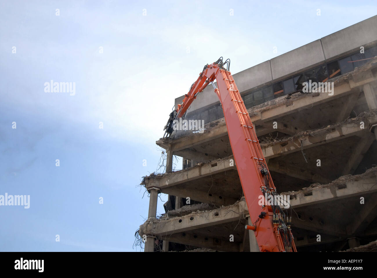 Demolition old london bridge hi-res stock photography and images - Alamy