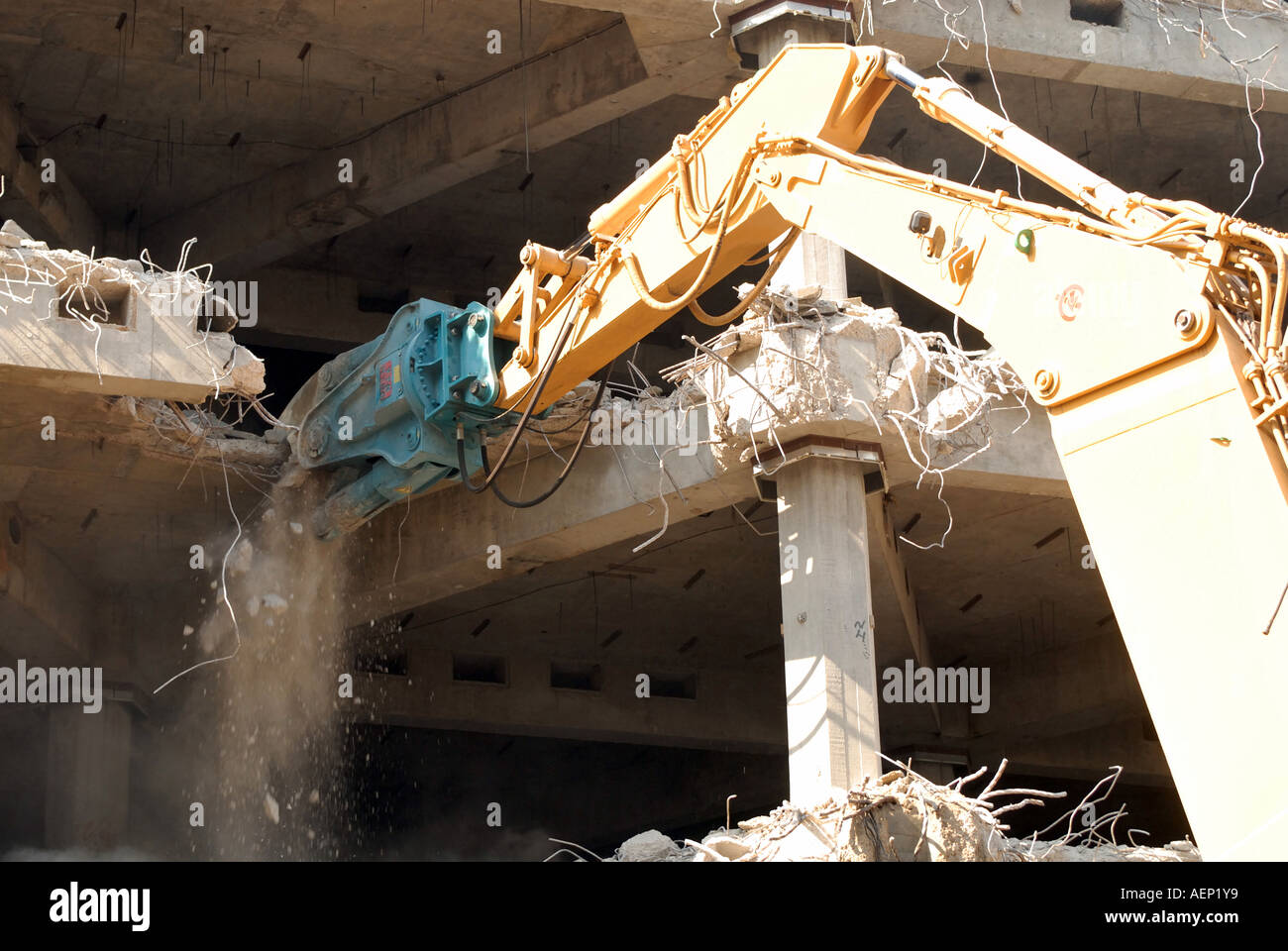 Demolition old london bridge hi-res stock photography and images - Alamy