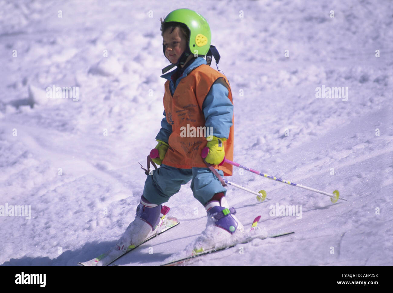 Child learning to ski Stock Photo - Alamy