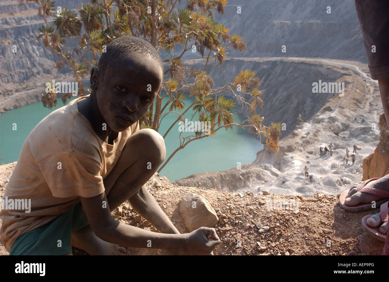 Child miner in malachite mine in Democratic Republic of Congo Stock ...