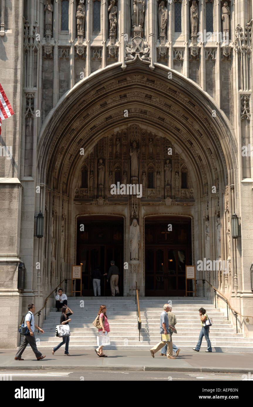 Saint thomas church fifth avenue hi-res stock photography and images - Alamy