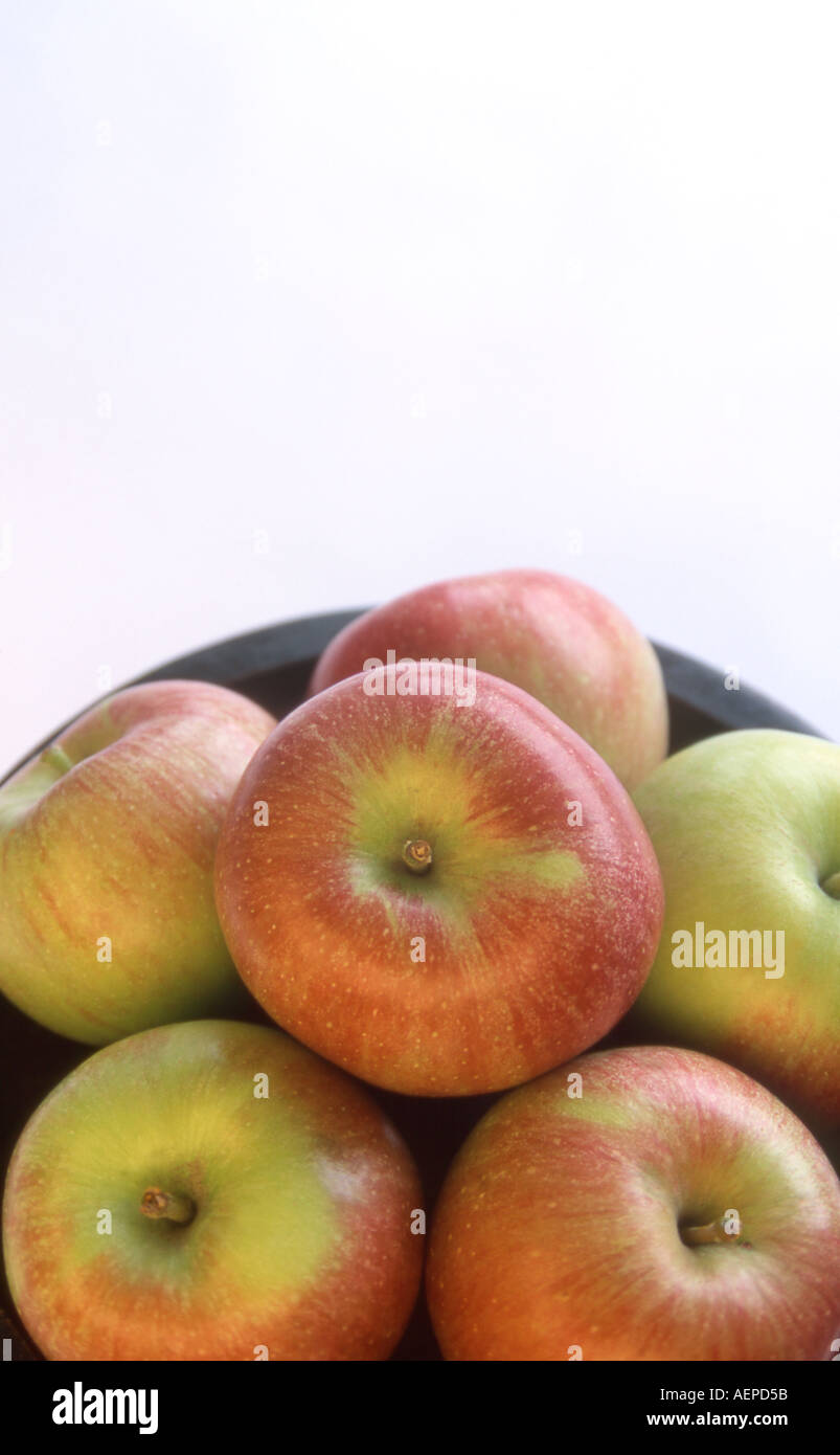Six apples in bowl hi-res stock photography and images - Alamy