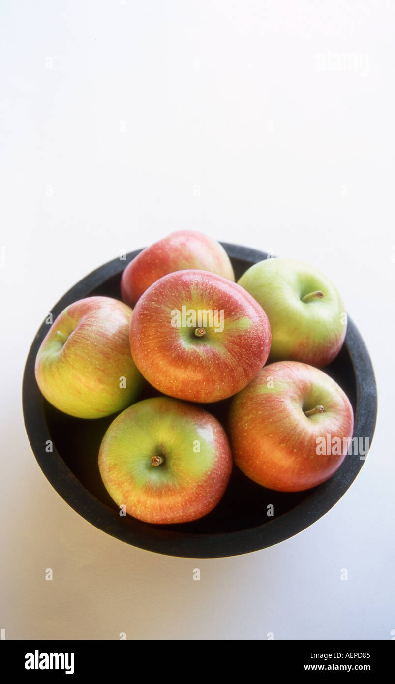 Six apples in bowl hi-res stock photography and images - Alamy