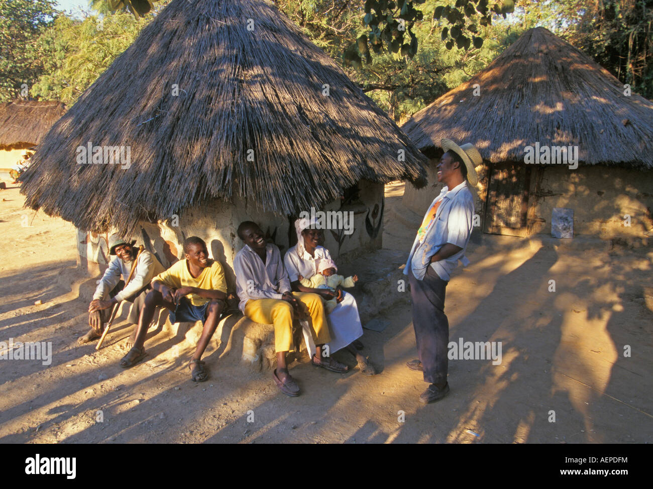 Zimbabwe hut hi-res stock photography and images - Alamy