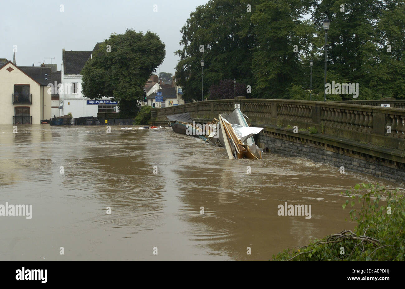 Boats and a mobile crash into the Workman Bridge, River Avon, Evesham ...