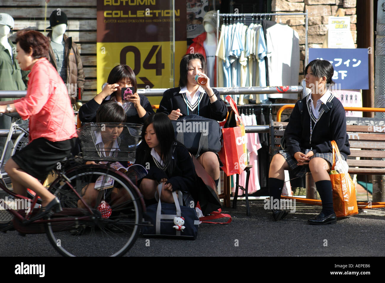 Schoolgirls tokyo japan hi-res stock photography and images - Alamy