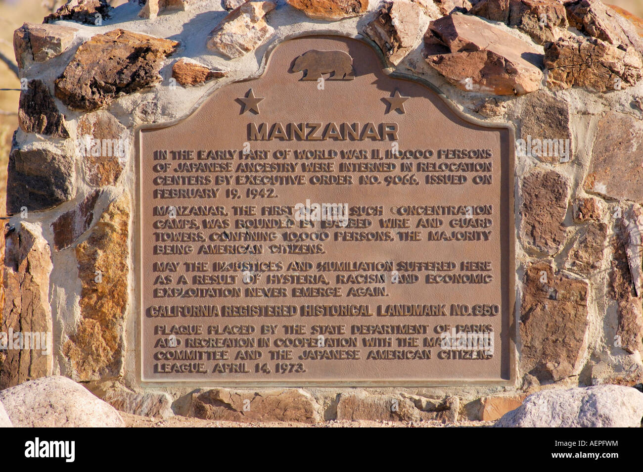 State historic landmark plaque at the entrance to Manzanar War ...