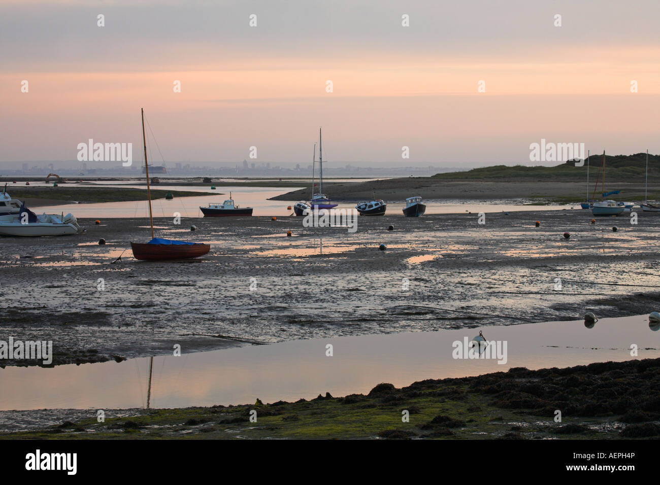 Low tide at Bembridge Harbour on the Isle of Wight Stock Photo - Alamy