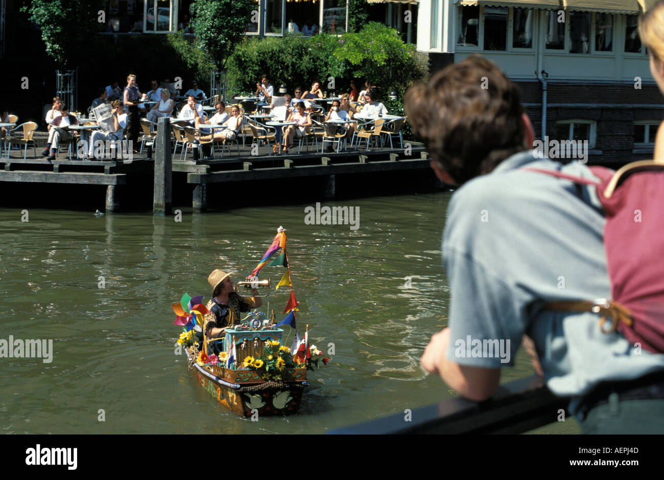 Amsterdam artist Reinier Sijpkens at cafe de Jaren Stock Photo - Alamy