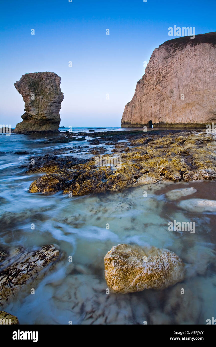 Butter Rock and Bats Head on the beach front at Durdle Door, Dorset ...