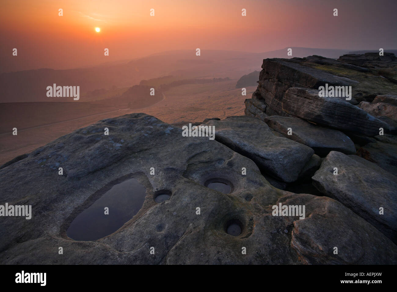 Foggy sunset on Stanage Edge in the Peak District National Park Stock ...