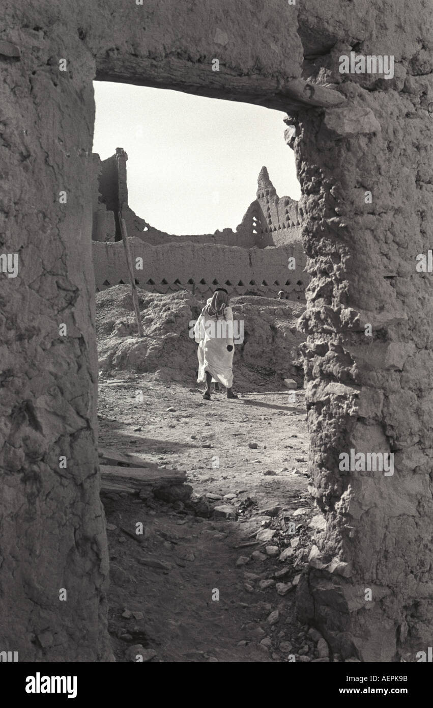 Saudi arabia riyadh saudi family hi-res stock photography and images ...