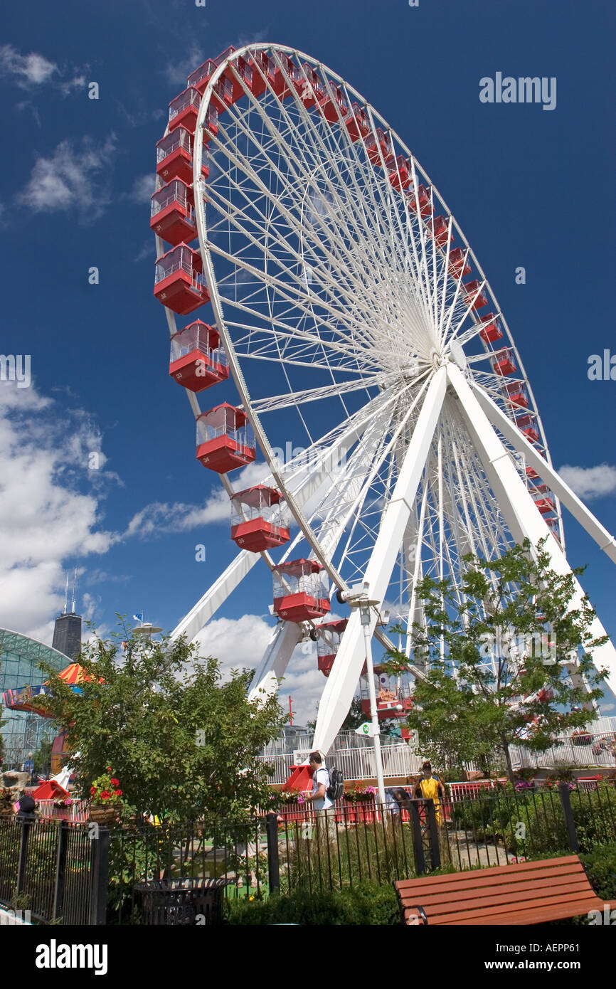 Chicago Illinois The Ferris Wheel on Chicago s Navy Pier Stock Photo ...