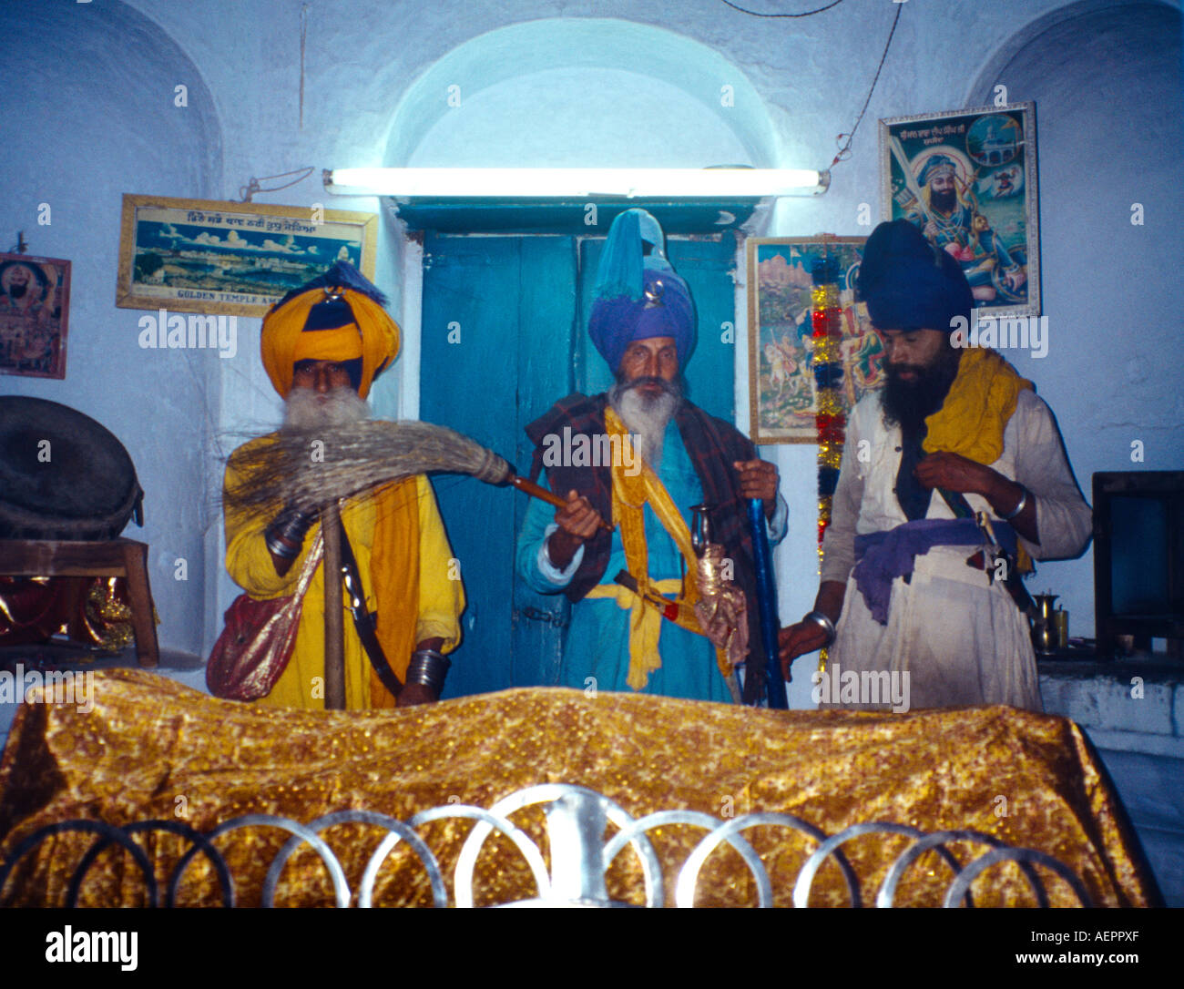 Sikh symbols hi-res stock photography and images - Alamy
