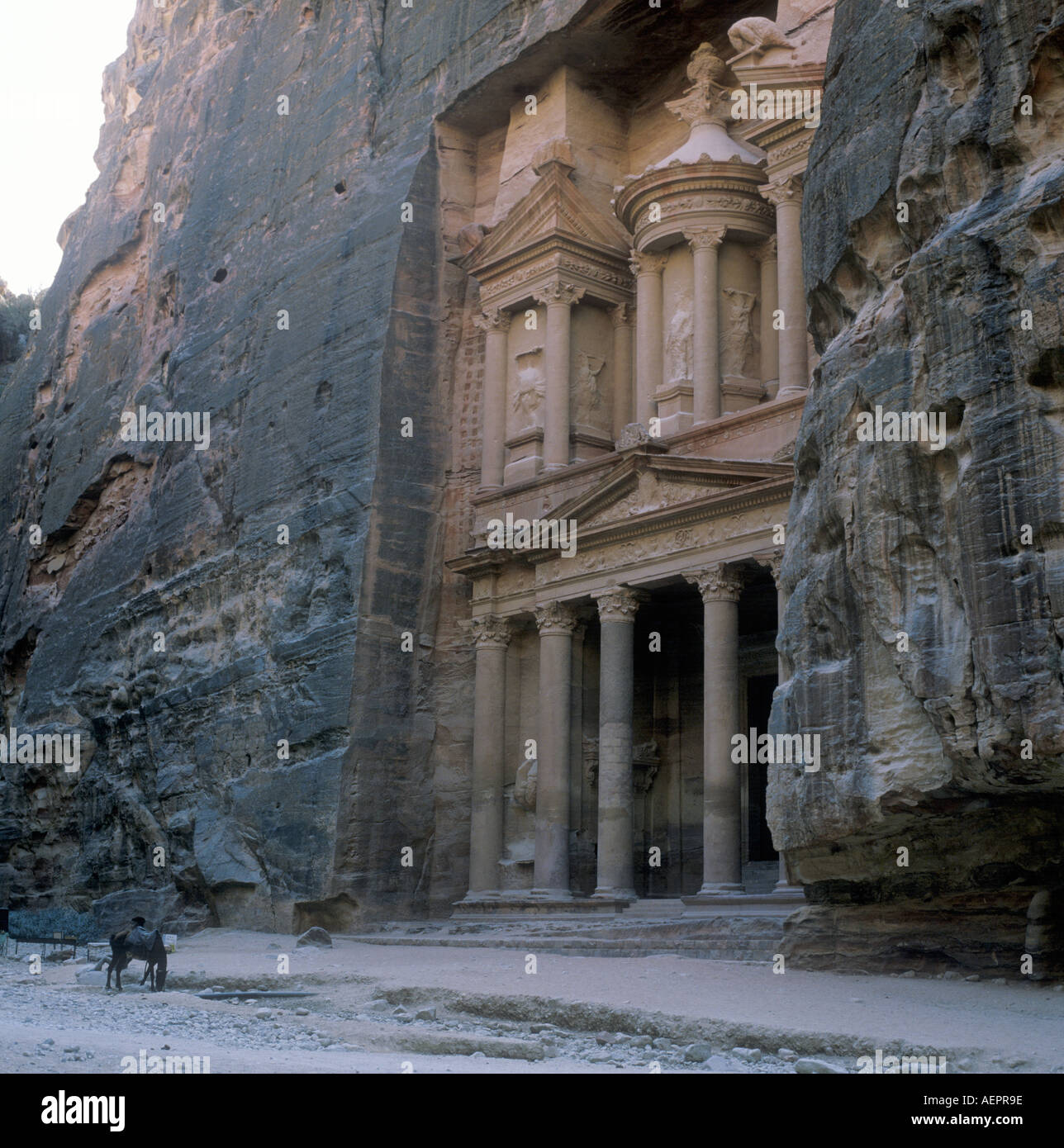 Khaznah hi-res stock photography and images - Alamy