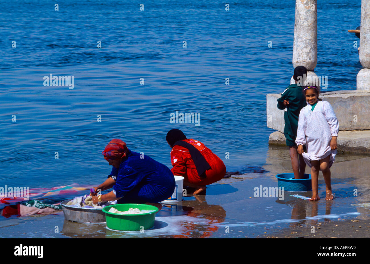 Clothes washing egypt hi-res stock photography and images - Alamy