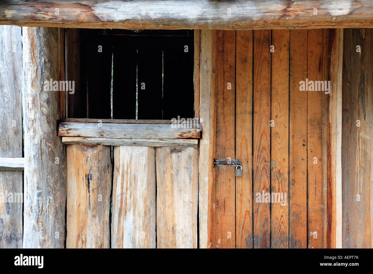 Gold rush old miners wooden slab hut detail, Yackandandah, Victoria ...