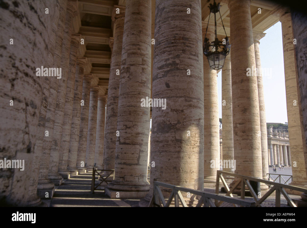 Colossal colonnades hi-res stock photography and images - Alamy
