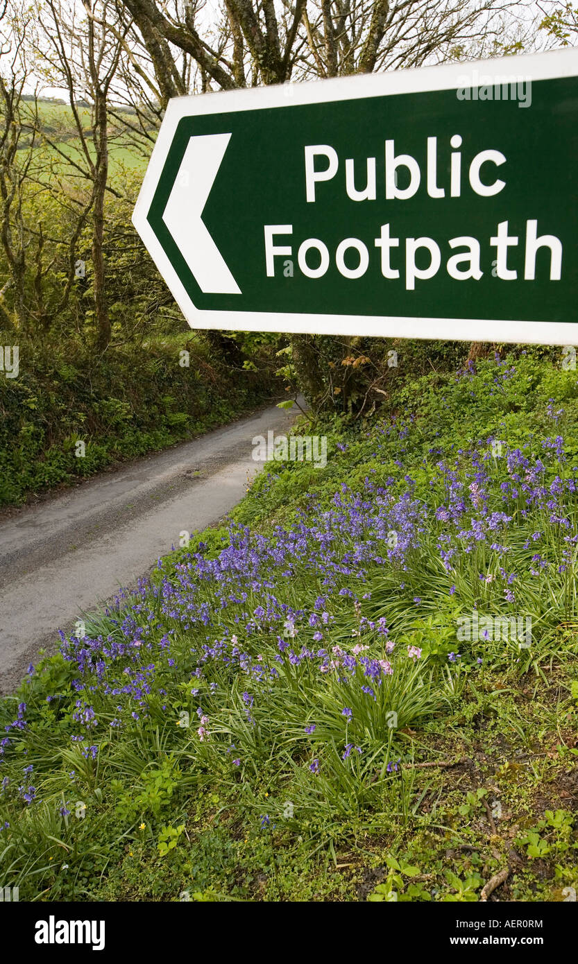 Signed footpath hi-res stock photography and images - Alamy