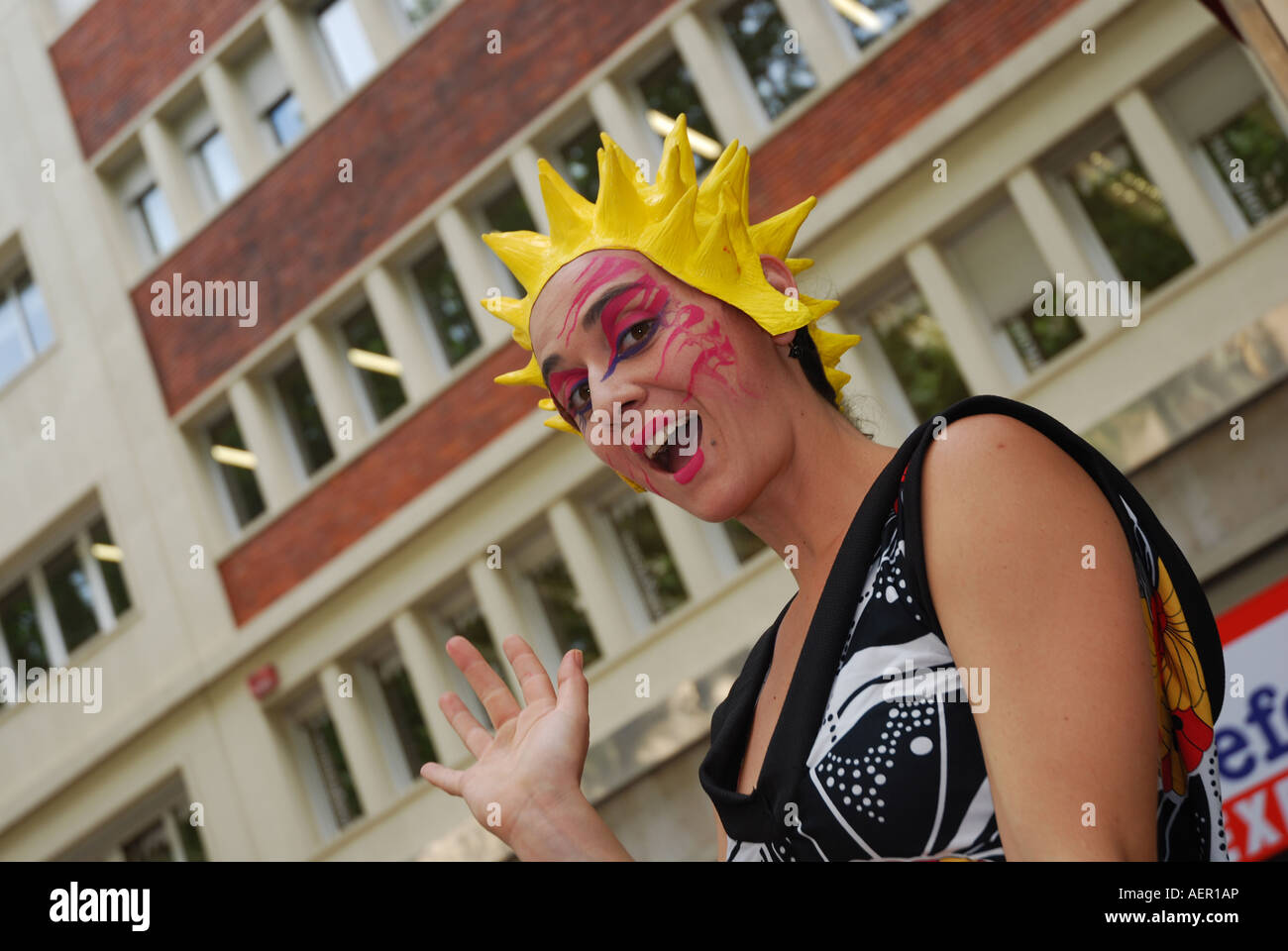 Mime artist performing her routine on Ramblas Barcelona Spain Stock ...