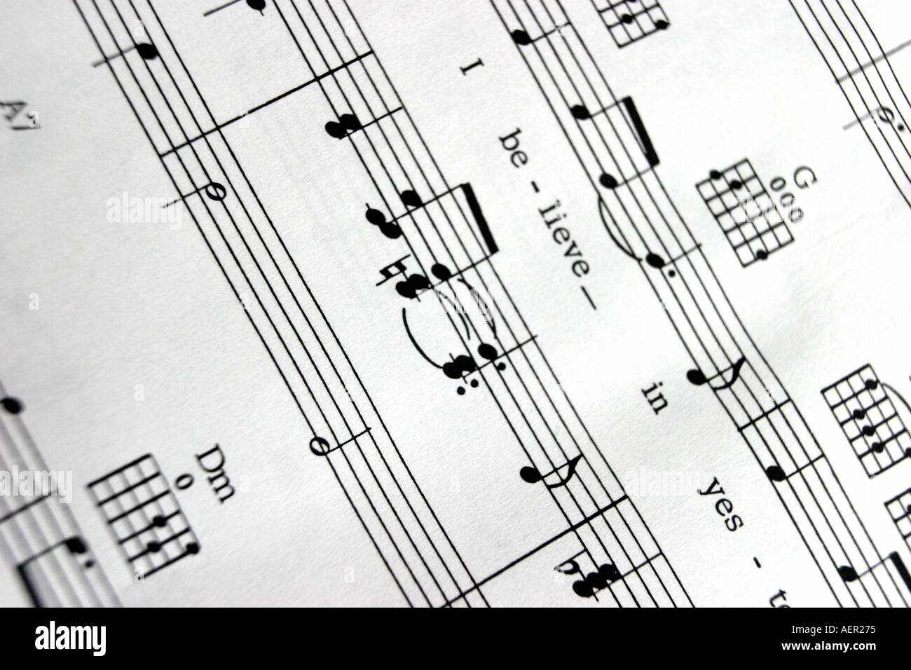 Horizontal music scores hi-res stock photography and images - Alamy