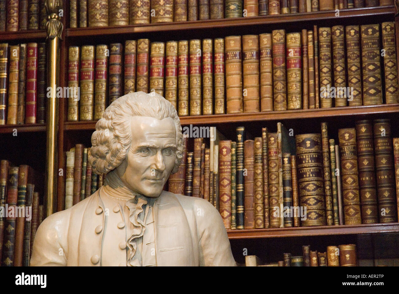 White marble bust and old books, stately home Library Stock Photo - Alamy