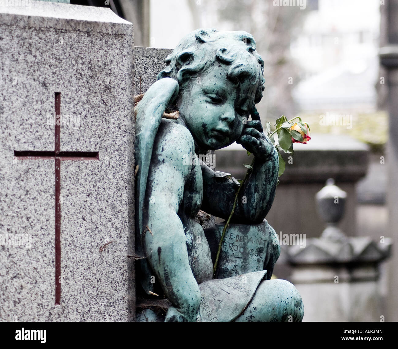 Cimetiere paris angel hi-res stock photography and images - Alamy