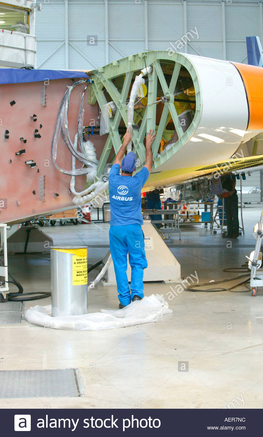 Airbus A380 Construction Stock Photos & Airbus A380 Construction Stock ...