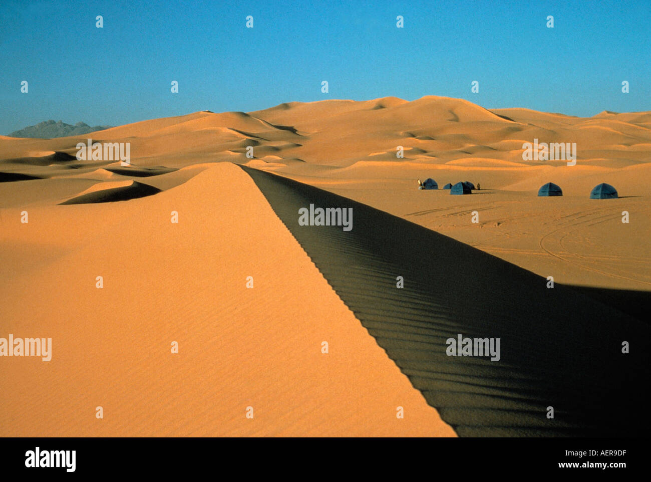 campsite of desert overland safari region of tenere sahara desert niger ...