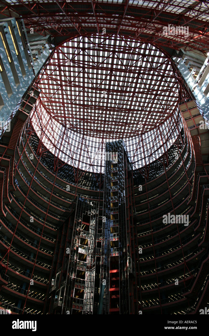 James r thompson center architecture hi-res stock photography and ...