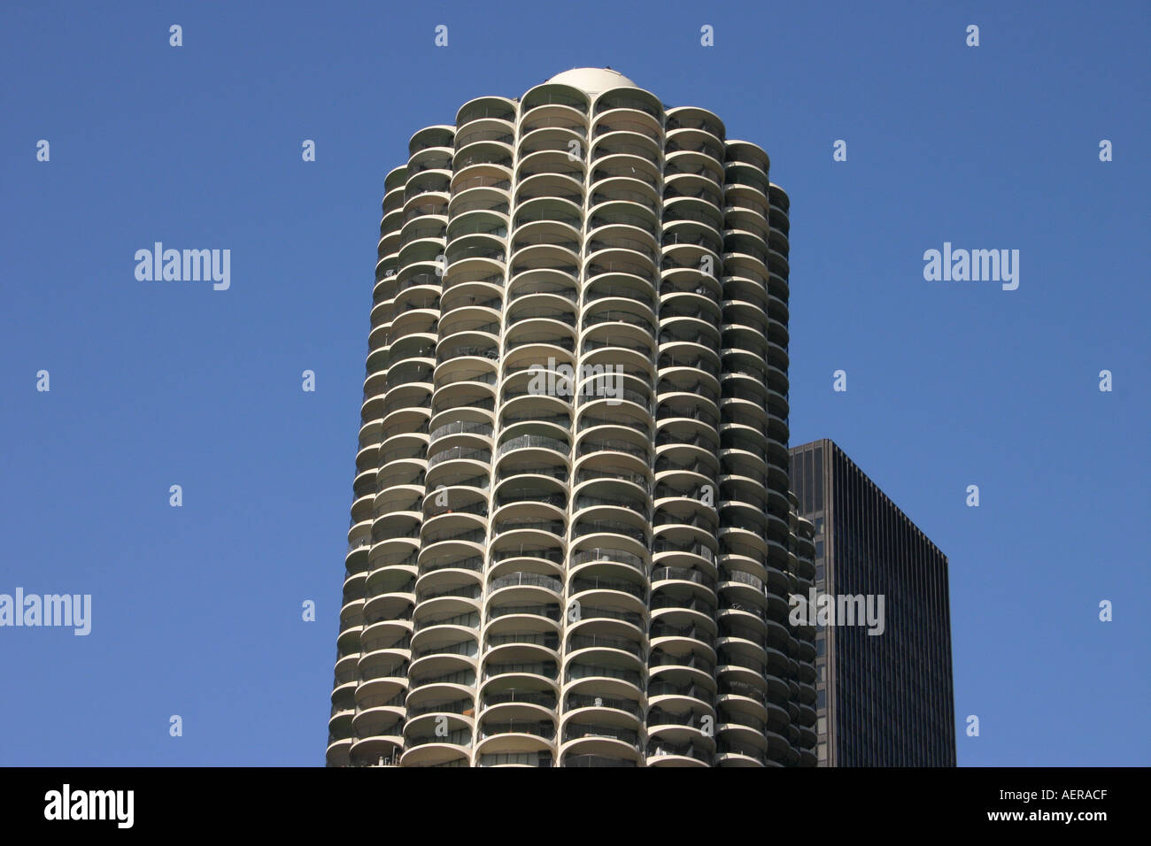 Chicago corn cob skyscraper hi-res stock photography and images - Alamy