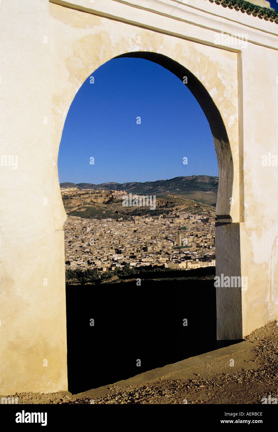 city of fes middle atlas mountain range morocco Stock Photo - Alamy