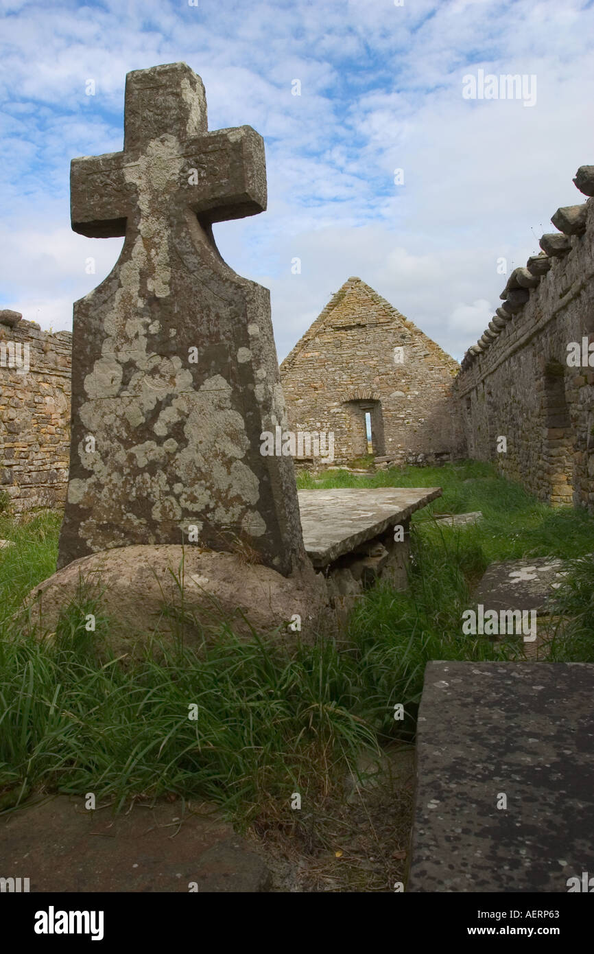 Old abandoned stone crypt hi-res stock photography and images - Alamy