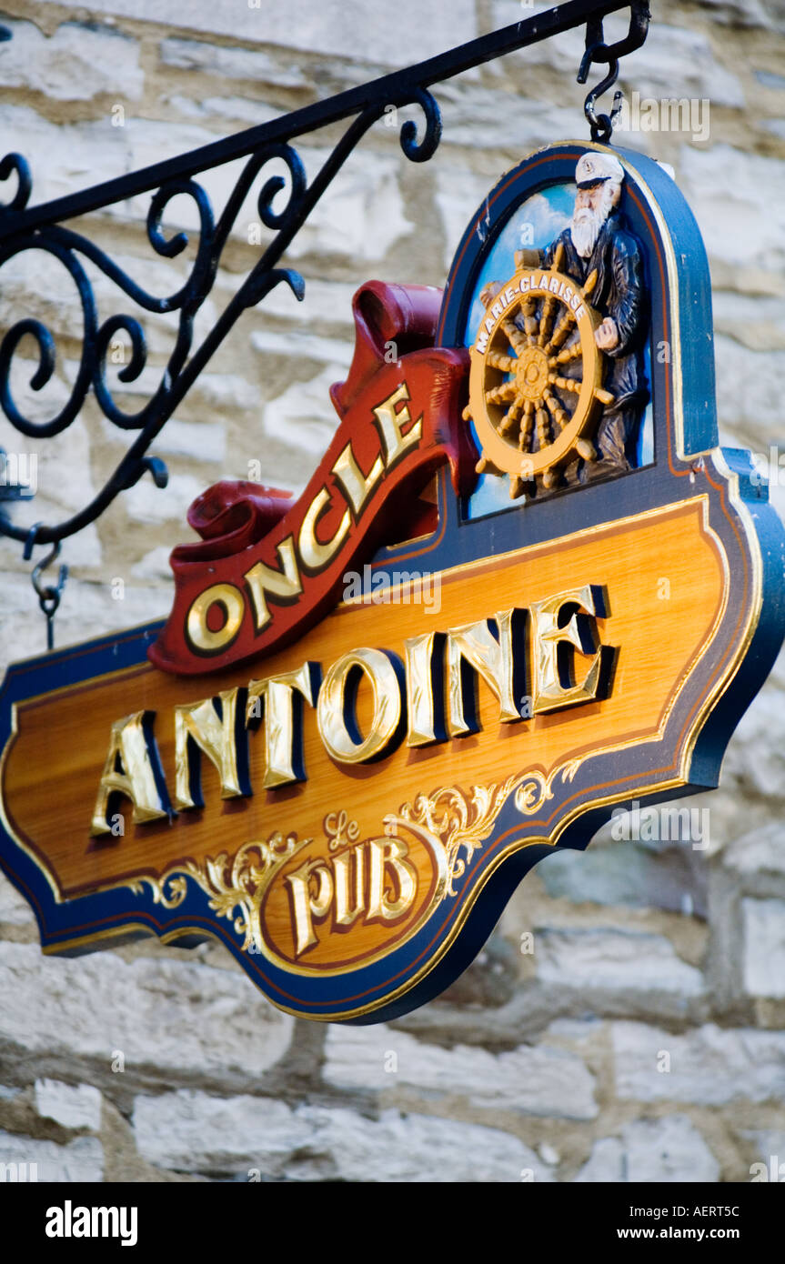 Sign signage advertise restaurant food eat hi-res stock photography and ...